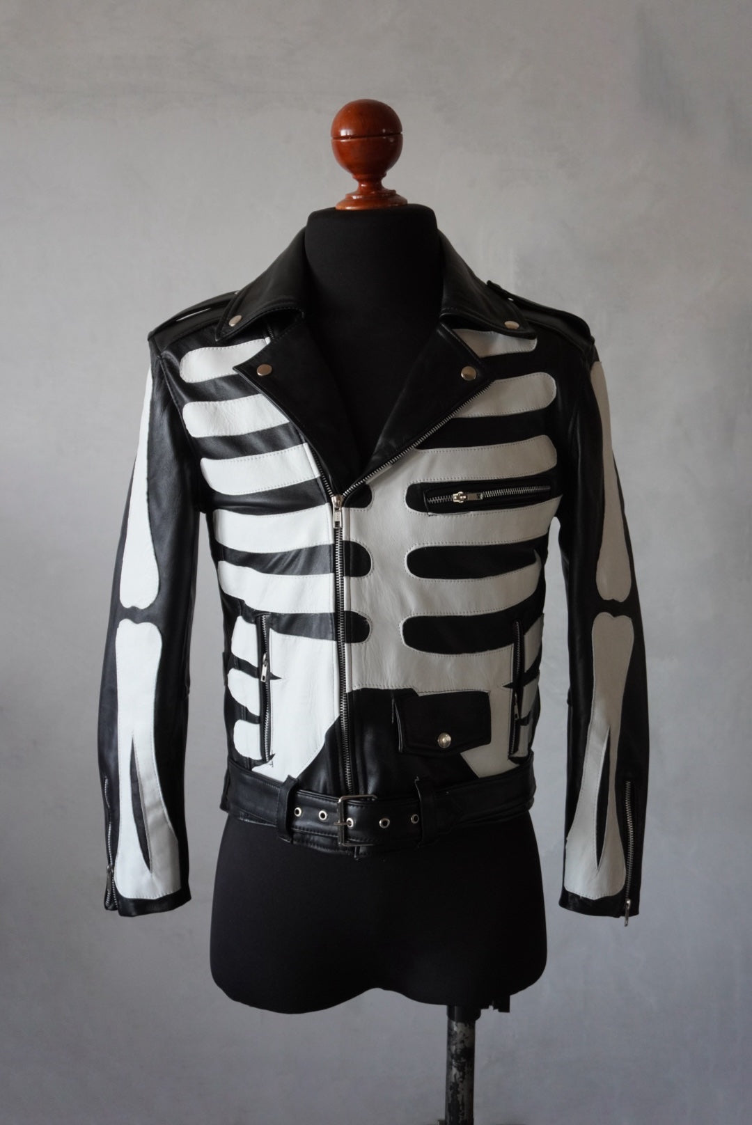 Biker no.1 Axl rose bones black – VAL DE GRACE