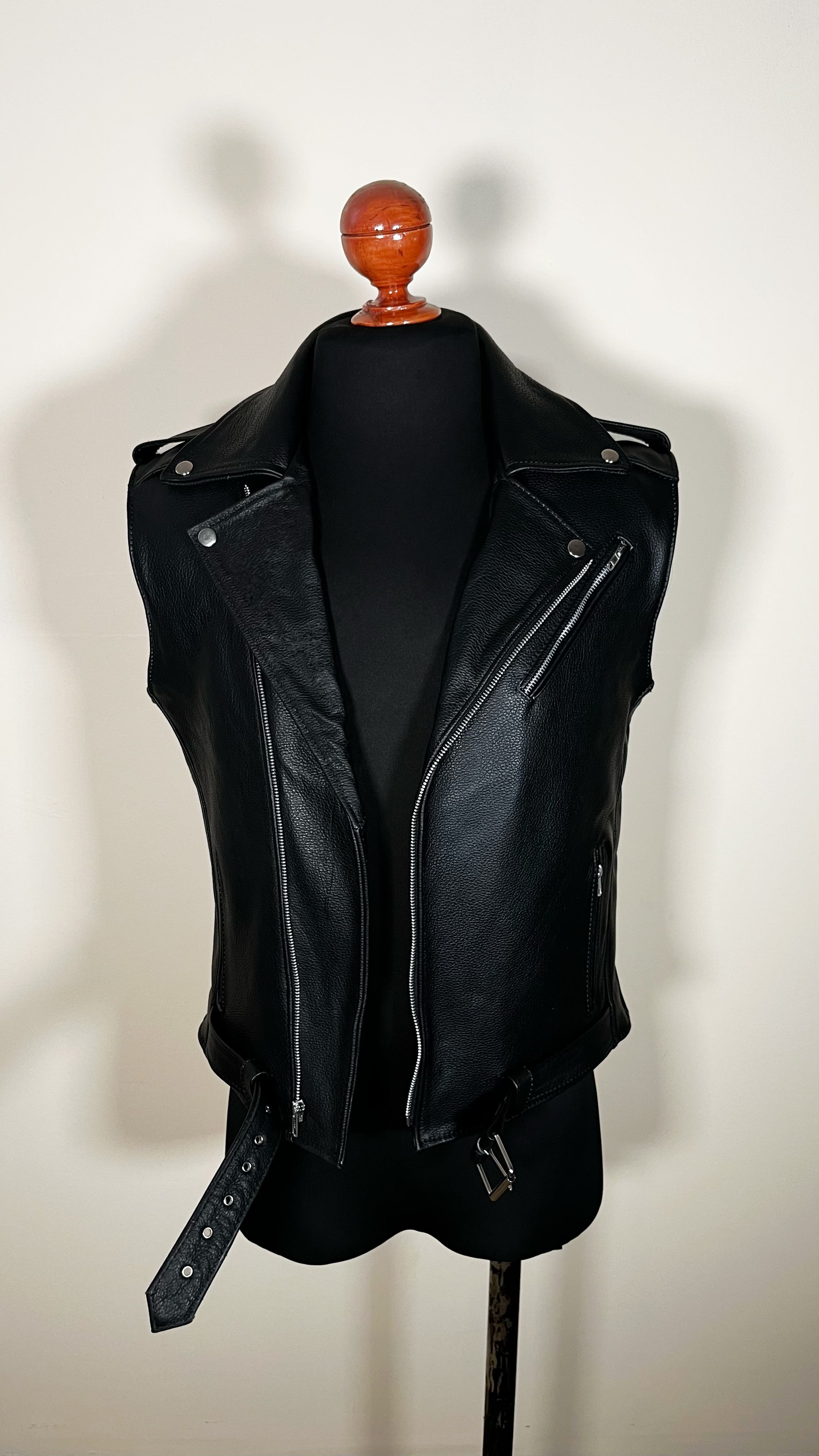 Biker no.1 vest darkest black – VAL DE GRACE